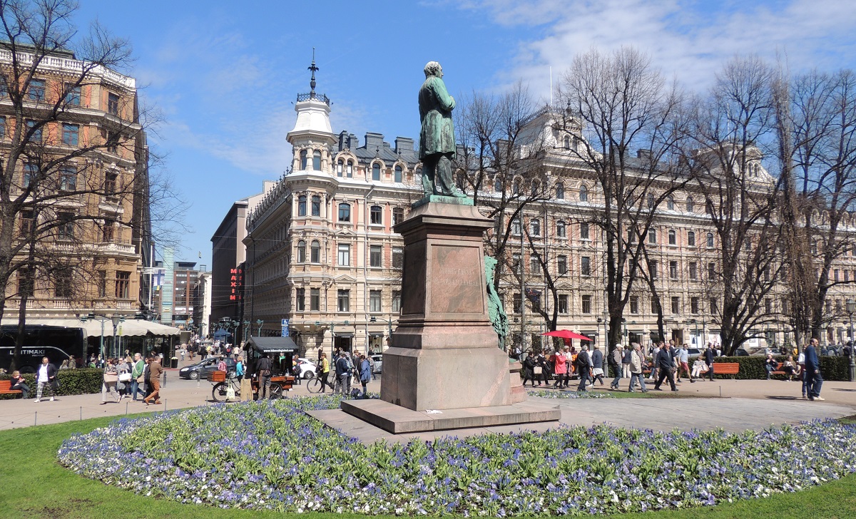 Helsinki Travel Guide • Get Your Travel Guides at Vamados.com Helsinki Travel Guide • Get Your Travel Guides at Vamados.com